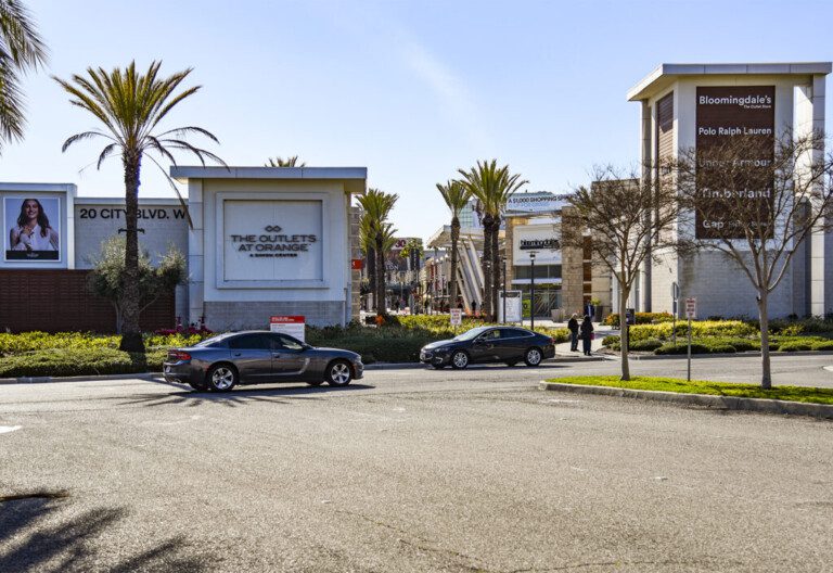 The Outlets at Orange: Shopping and Entertainment Near Disneyland ...